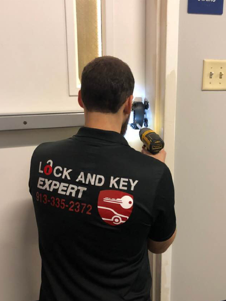 Commercial & Business Locksmith Services in Lenexa, Kansas